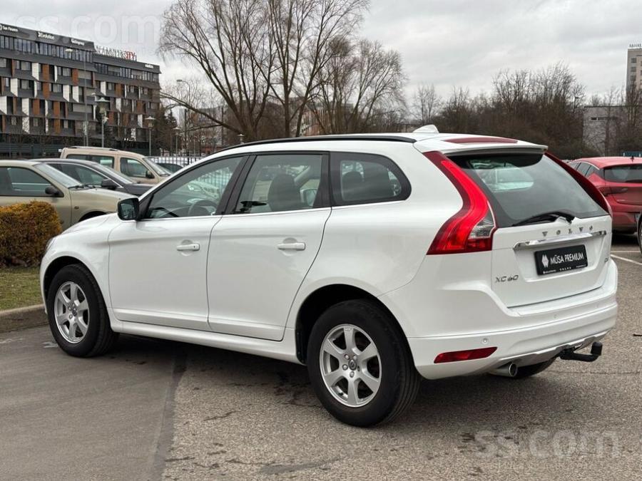 Balts Volvo XC60 2016 Rīga, ar dzinēja tilpumu 2.00 L un nobraukumu 188 tūkst. km par 12990 €, foto 4 vietnē AUTOMOTO.COM.LV