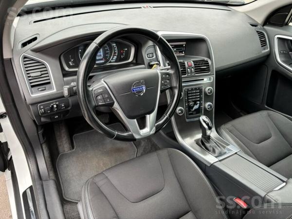 Balts Volvo XC60 2016 Rīga, ar dzinēja tilpumu 2.00 L un nobraukumu 188 tūkst. km par 12990 €, foto 8 vietnē AUTOMOTO.COM.LV