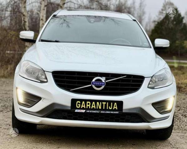 White Volvo XC60 2016 in Siauliai, with an engine capacity of 1.98 L and mileage of 272 thousand km for 12450 €, photo 5 on AUTOMOTO.COM.LV