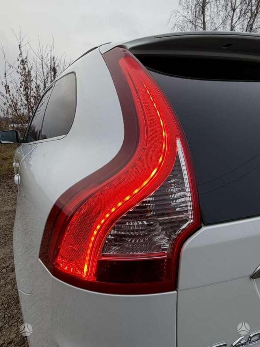 Balts Volvo XC60 2016 Šauļi, ar dzinēja tilpumu 1.98 L un nobraukumu 272 tūkst. km par 12450 €, foto 19 vietnē AUTOMOTO.COM.LV