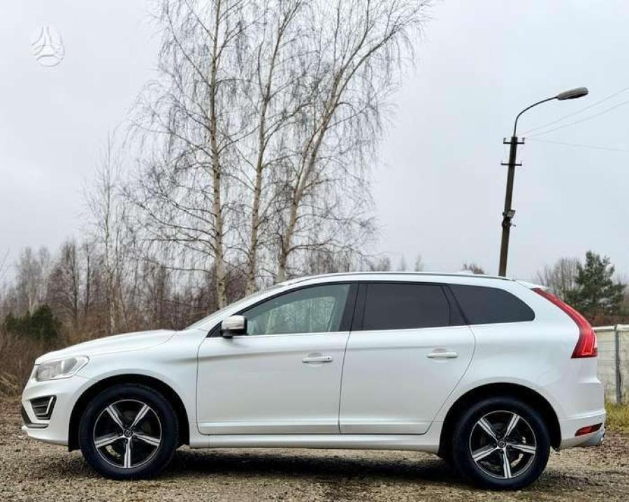 White Volvo XC60 2016 in Siauliai, with an engine capacity of 1.98 L and mileage of 272 thousand km for 12450 €, photo 13 on AUTOMOTO.COM.LV