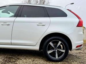 White Volvo XC60 2016 in Siauliai, with an engine capacity of 1.98 L and mileage of 272 thousand km for 12450 €, photo 12 on AUTOMOTO.COM.LV