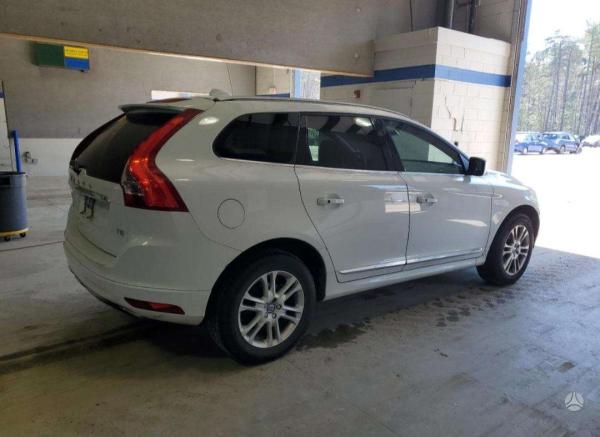 White Volvo XC60 2016 in Klaipeda, with an engine capacity of 1.97 L and mileage of 230 thousand km for 12600 €, photo 5 on AUTOMOTO.COM.LV