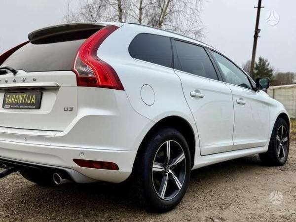 White Volvo XC60 2016 in Siauliai, with an engine capacity of 1.98 L and mileage of 272 thousand km for 12450 €, photo 8 on AUTOMOTO.COM.LV
