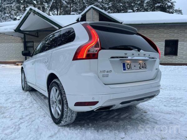 Balts Volvo XC60 2016 Daugavpils, ar dzinēja tilpumu 2.00 L un nobraukumu 258 tūkst. km par 13450 €, foto 3 vietnē AUTOMOTO.COM.LV