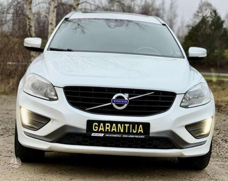 White Volvo XC60 2016 in Siauliai, with an engine capacity of 1.98 L and mileage of 272 thousand km for 12450 €, photo 5 on AUTOMOTO.COM.LV