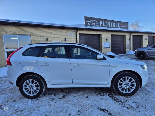 Balts Volvo XC60 2016 Utena, ar dzinēja tilpumu 2.40 L un nobraukumu 300 tūkst. km par 12990 €, foto 5 vietnē AUTOMOTO.COM.LV