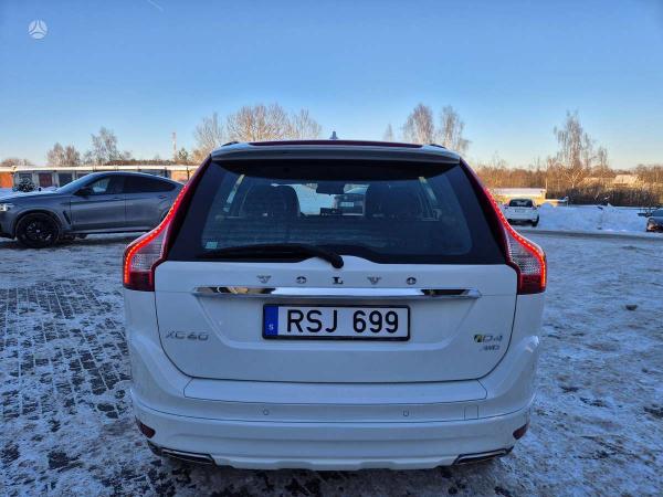 Balts Volvo XC60 2016 Utena, ar dzinēja tilpumu 2.40 L un nobraukumu 300 tūkst. km par 12990 €, foto 9 vietnē AUTOMOTO.COM.LV