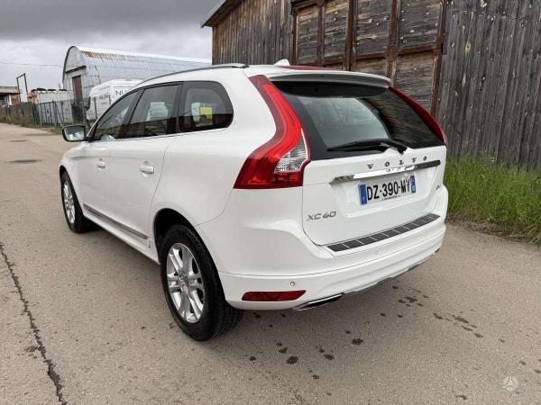 White Volvo XC60 2016 in Alytus, with an engine capacity of 1.97 L and mileage of 209 thousand km for 11900 €, photo 5 on AUTOMOTO.COM.LV