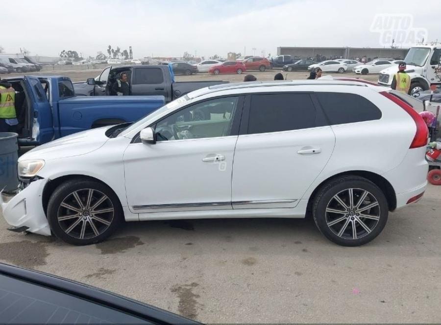 Balts Volvo XC60 2016 Alīta, ar dzinēja tilpumu 2.00 L un nobraukumu 210 tūkst. km par 7750 €, foto 2 vietnē AUTOMOTO.COM.LV