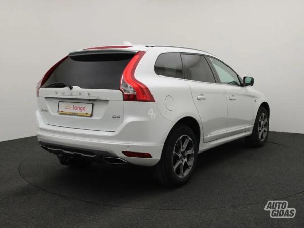 White Volvo XC60 2016 in Vilnius, with an engine capacity of 2.00 L and mileage of 217 thousand km for 15599 €, photo 8 on AUTOMOTO.COM.LV