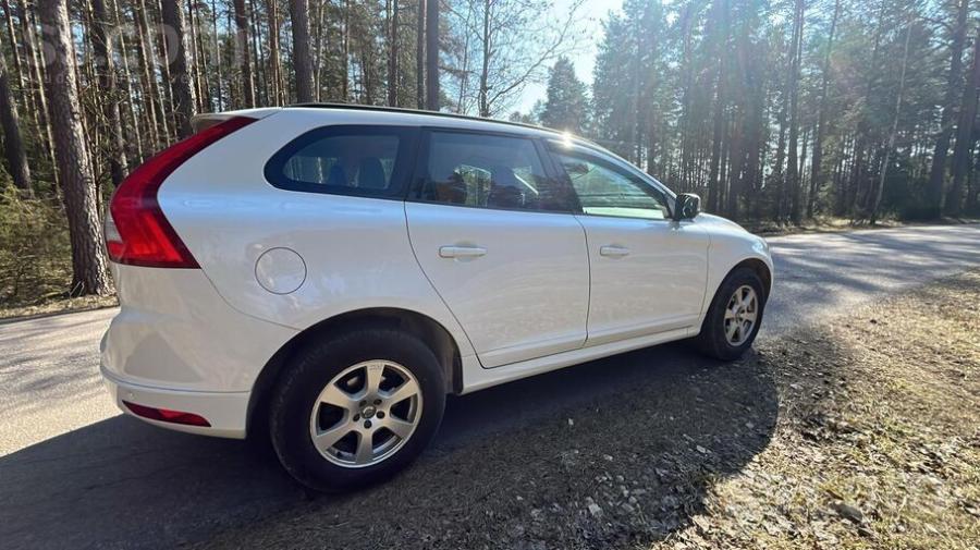 Balts Volvo XC60 2016 Rīga, ar dzinēja tilpumu 2.00 L un nobraukumu 223 tūkst. km par 13567 €, foto 1 vietnē AUTOMOTO.COM.LV