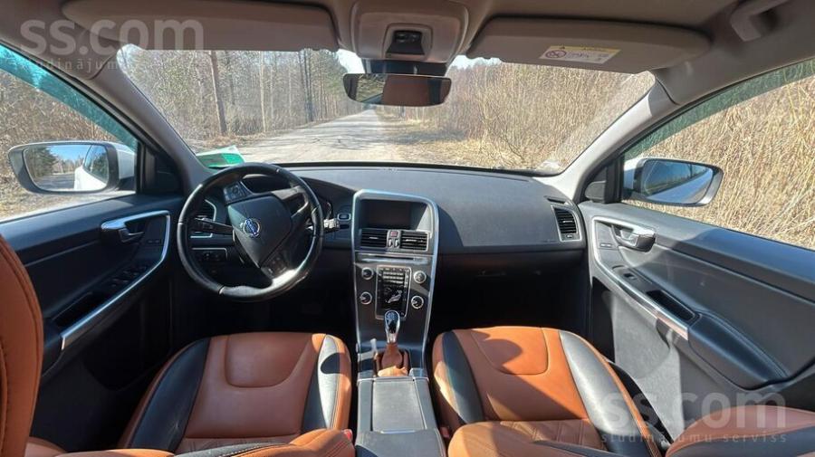 Balts Volvo XC60 2016 Rīga, ar dzinēja tilpumu 2.00 L un nobraukumu 223 tūkst. km par 13567 €, foto 4 vietnē AUTOMOTO.COM.LV