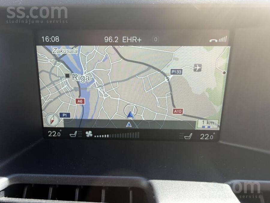 White Volvo XC60 2016 in Riga, with an engine capacity of 2.00 L and mileage of 268 thousand km for 12750 €, photo 17 on AUTOMOTO.COM.LV