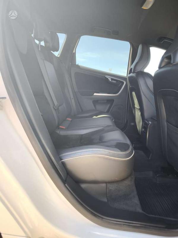 Balts Volvo XC60 2016 Viļņa, ar dzinēja tilpumu 2.40 L un nobraukumu 269 tūkst. km par 14850 €, foto 8 vietnē AUTOMOTO.COM.LV