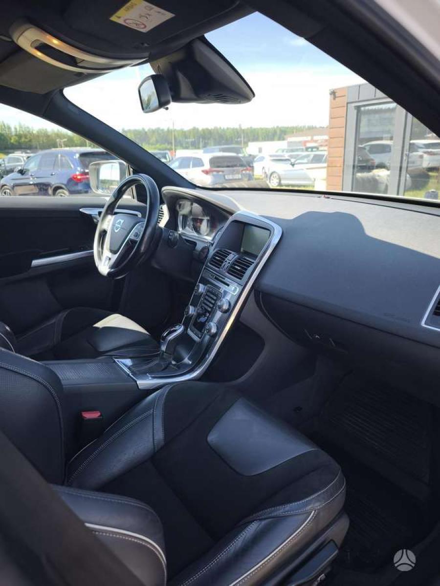 Balts Volvo XC60 2016 Viļņa, ar dzinēja tilpumu 2.40 L un nobraukumu 269 tūkst. km par 14850 €, foto 12 vietnē AUTOMOTO.COM.LV