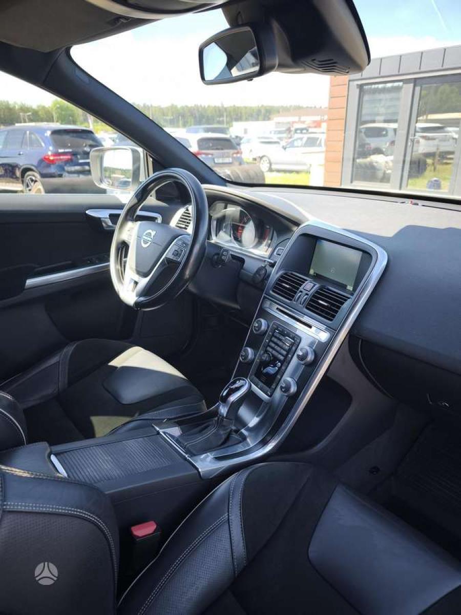 Balts Volvo XC60 2016 Viļņa, ar dzinēja tilpumu 2.40 L un nobraukumu 269 tūkst. km par 14850 €, foto 13 vietnē AUTOMOTO.COM.LV
