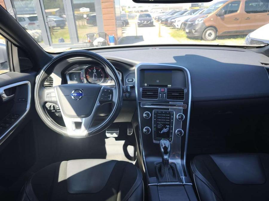 Balts Volvo XC60 2016 Viļņa, ar dzinēja tilpumu 2.40 L un nobraukumu 269 tūkst. km par 14850 €, foto 15 vietnē AUTOMOTO.COM.LV