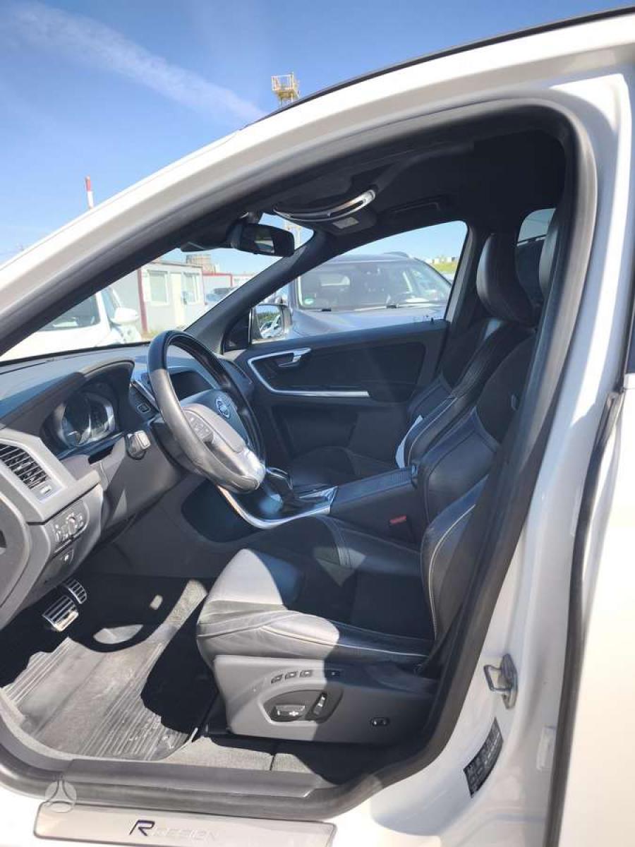 Balts Volvo XC60 2016 Viļņa, ar dzinēja tilpumu 2.40 L un nobraukumu 269 tūkst. km par 14850 €, foto 20 vietnē AUTOMOTO.COM.LV