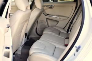 Balts Volvo XC60 2016 Kretinga, ar dzinēja tilpumu 2.00 L un nobraukumu 210 tūkst. km par 12999 €, foto 17 vietnē AUTOMOTO.COM.LV