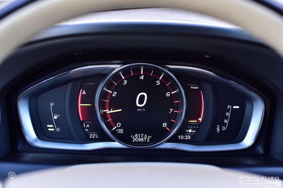 Balts Volvo XC60 2016 Kretinga, ar dzinēja tilpumu 2.00 L un nobraukumu 210 tūkst. km par 12999 €, foto 25 vietnē AUTOMOTO.COM.LV