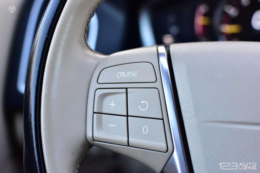 Balts Volvo XC60 2016 Kretinga, ar dzinēja tilpumu 2.00 L un nobraukumu 210 tūkst. km par 12999 €, foto 26 vietnē AUTOMOTO.COM.LV