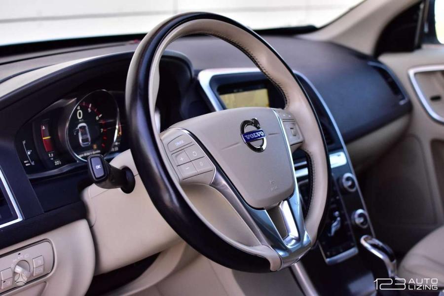 Balts Volvo XC60 2016 Kretinga, ar dzinēja tilpumu 2.00 L un nobraukumu 210 tūkst. km par 12999 €, foto 27 vietnē AUTOMOTO.COM.LV