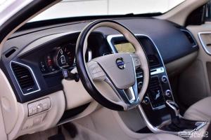 Balts Volvo XC60 2016 Kretinga, ar dzinēja tilpumu 2.00 L un nobraukumu 210 tūkst. km par 12999 €, foto 28 vietnē AUTOMOTO.COM.LV