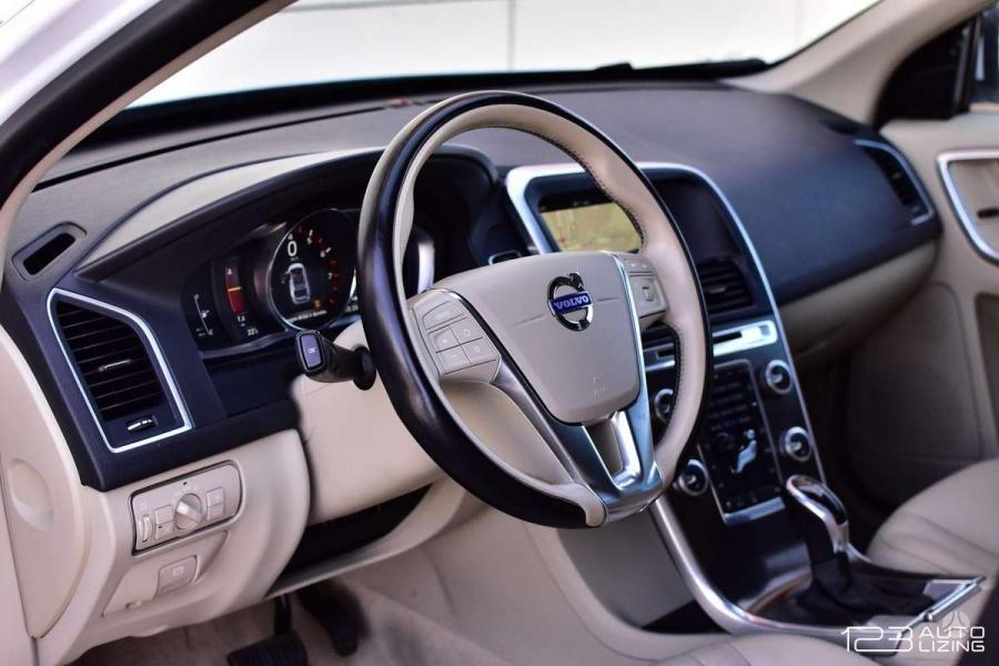 Balts Volvo XC60 2016 Kretinga, ar dzinēja tilpumu 2.00 L un nobraukumu 210 tūkst. km par 12999 €, foto 28 vietnē AUTOMOTO.COM.LV