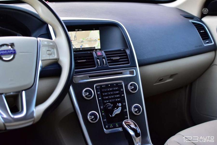 Balts Volvo XC60 2016 Kretinga, ar dzinēja tilpumu 2.00 L un nobraukumu 210 tūkst. km par 12999 €, foto 30 vietnē AUTOMOTO.COM.LV