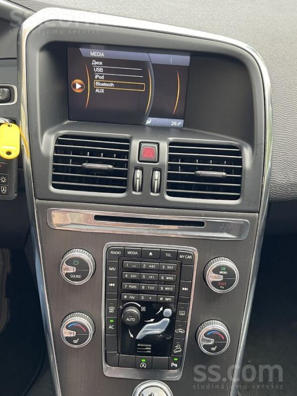Balts Volvo XC60 2016 Rīga, ar dzinēja tilpumu 2.00 L un nobraukumu 0 tūkst. km par 16900 €, foto 9 vietnē AUTOMOTO.COM.LV