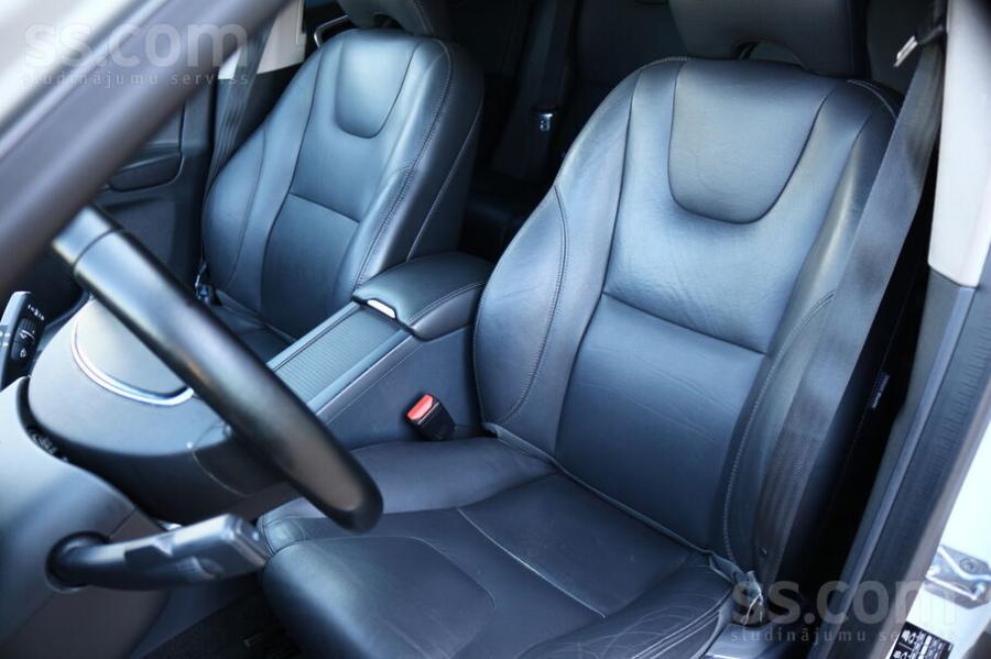 Balts Volvo XC60 2016 Rīga, ar dzinēja tilpumu 2.40 L un nobraukumu 260 tūkst. km par 15990 €, foto 11 vietnē AUTOMOTO.COM.LV