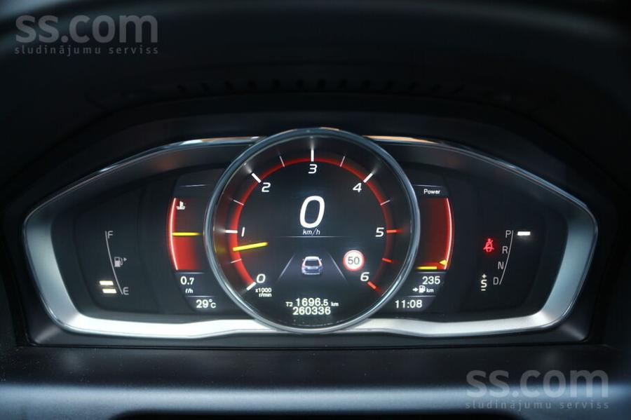 Balts Volvo XC60 2016 Rīga, ar dzinēja tilpumu 2.40 L un nobraukumu 260 tūkst. km par 15990 €, foto 17 vietnē AUTOMOTO.COM.LV