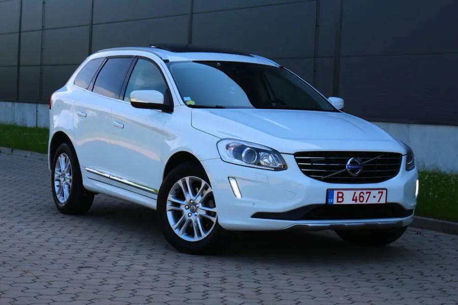 White Volvo XC60 2016 in Riga, with an engine capacity of 2.40 L and mileage of 260 thousand km for 15990 €, photo 8 on AUTOMOTO.COM.LV
