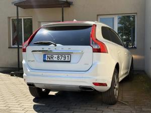 White Volvo XC60 2016 in Riga, with an engine capacity of 2.40 L and mileage of 267 thousand km for 12800 €, photo 5 on AUTOMOTO.COM.LV