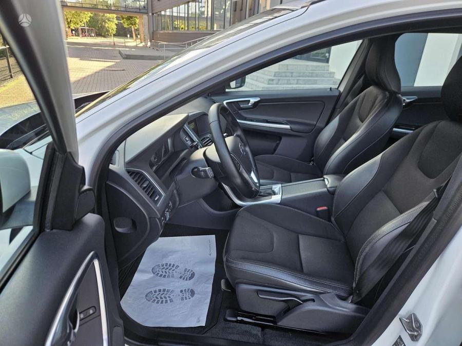 Balts Volvo XC60 2016 Kauņa, ar dzinēja tilpumu 1.97 L un nobraukumu 230 tūkst. km par 9700 €, foto 31 vietnē AUTOMOTO.COM.LV