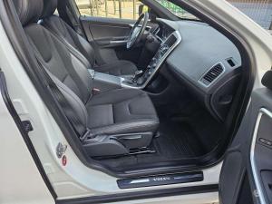 Balts Volvo XC60 2016 Kauņa, ar dzinēja tilpumu 1.97 L un nobraukumu 230 tūkst. km par 9700 €, foto 36 vietnē AUTOMOTO.COM.LV