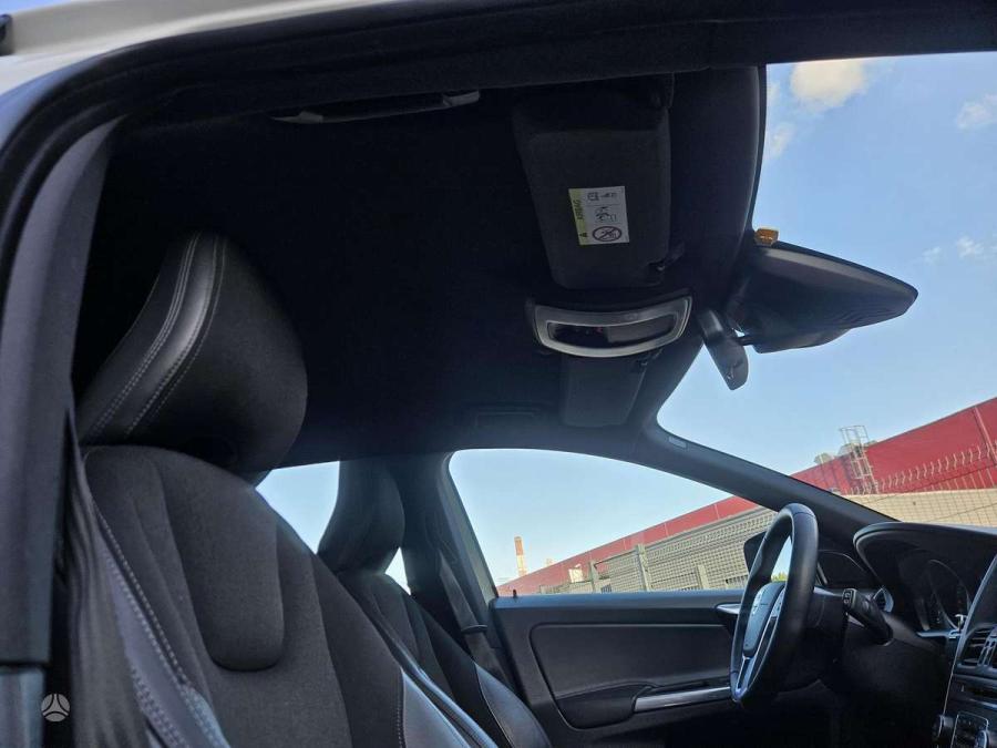 Balts Volvo XC60 2016 Kauņa, ar dzinēja tilpumu 1.97 L un nobraukumu 230 tūkst. km par 9700 €, foto 38 vietnē AUTOMOTO.COM.LV