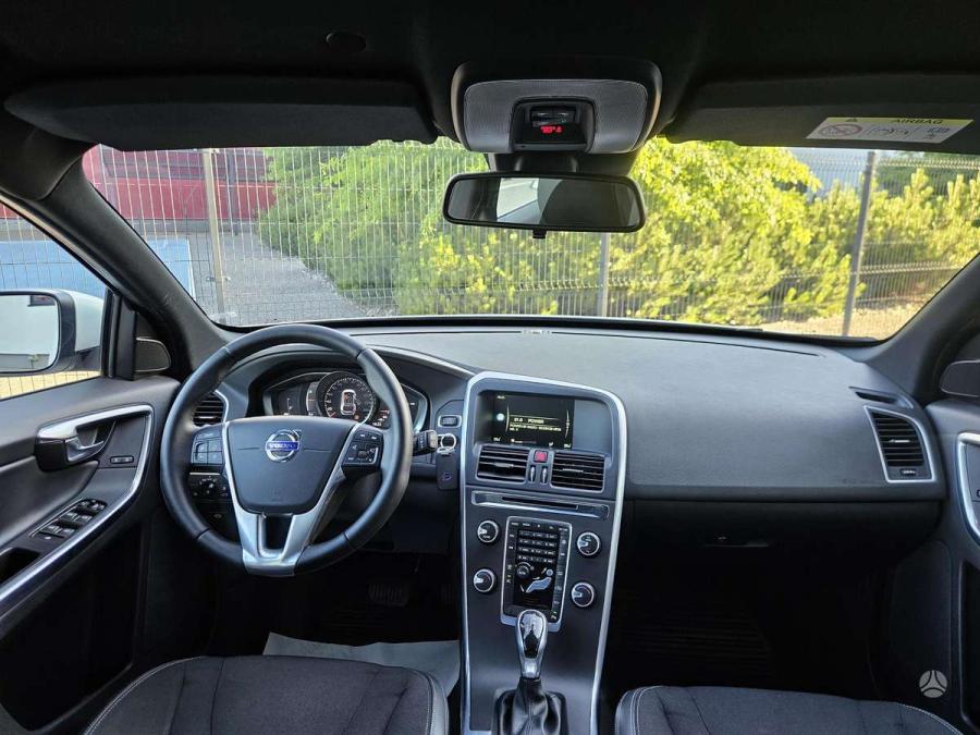 Balts Volvo XC60 2016 Kauņa, ar dzinēja tilpumu 1.97 L un nobraukumu 230 tūkst. km par 9700 €, foto 39 vietnē AUTOMOTO.COM.LV