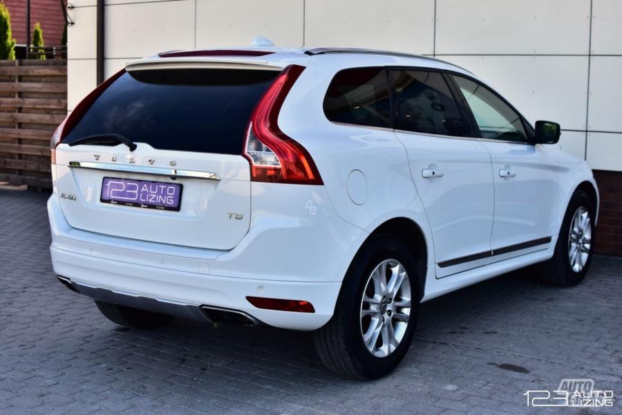 White Volvo XC60 2016 in Kretinga, with an engine capacity of 2.00 L and mileage of 210 thousand km for 12999 €, photo 11 on AUTOMOTO.COM.LV