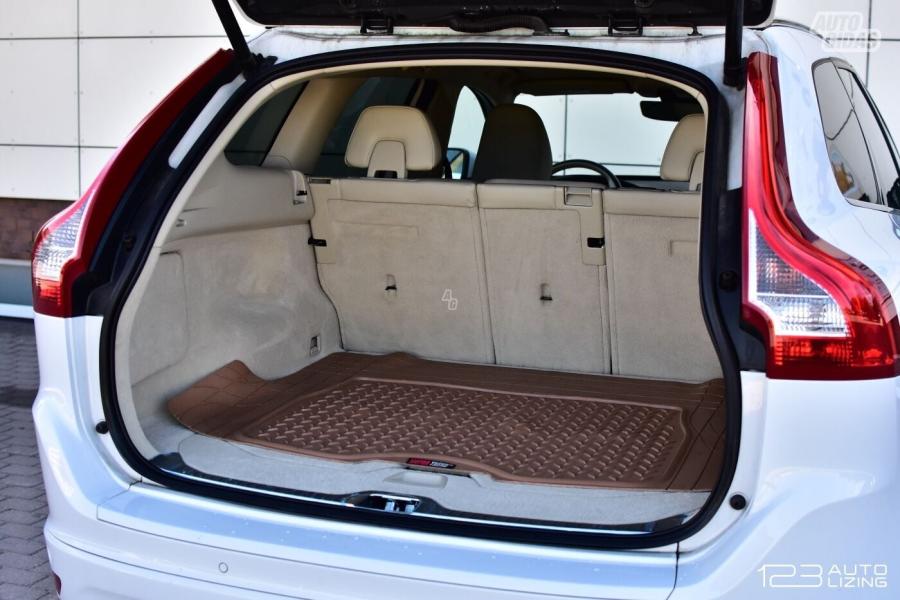 White Volvo XC60 2016 in Kretinga, with an engine capacity of 2.00 L and mileage of 210 thousand km for 12999 €, photo 12 on AUTOMOTO.COM.LV
