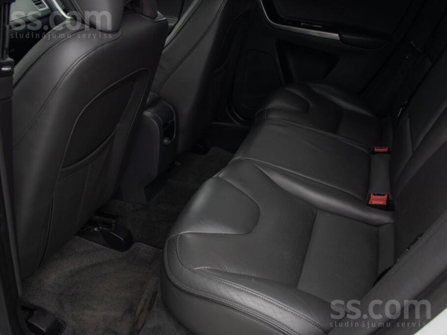 Balts Volvo XC60 2016 Rīga, ar dzinēja tilpumu 2.40 L un nobraukumu 194 tūkst. km par 18350 €, foto 15 vietnē AUTOMOTO.COM.LV
