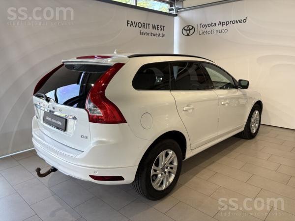 White Volvo XC60 2016 in Ventspils, with an engine capacity of 2.00 L and mileage of 140 thousand km for 14500 €, photo 4 on AUTOMOTO.COM.LV