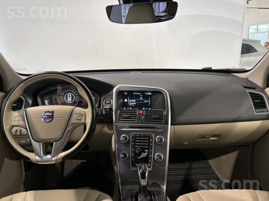 White Volvo XC60 2016 in Ventspils, with an engine capacity of 2.00 L and mileage of 140 thousand km for 14500 €, photo 10 on AUTOMOTO.COM.LV