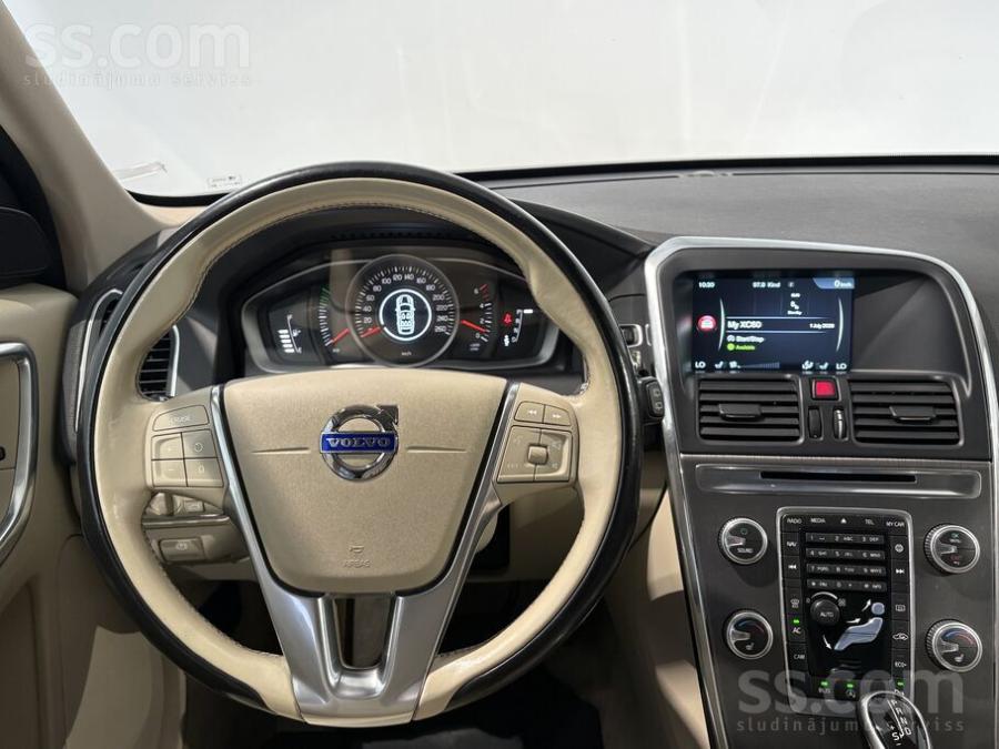White Volvo XC60 2016 in Ventspils, with an engine capacity of 2.00 L and mileage of 140 thousand km for 14500 €, photo 11 on AUTOMOTO.COM.LV