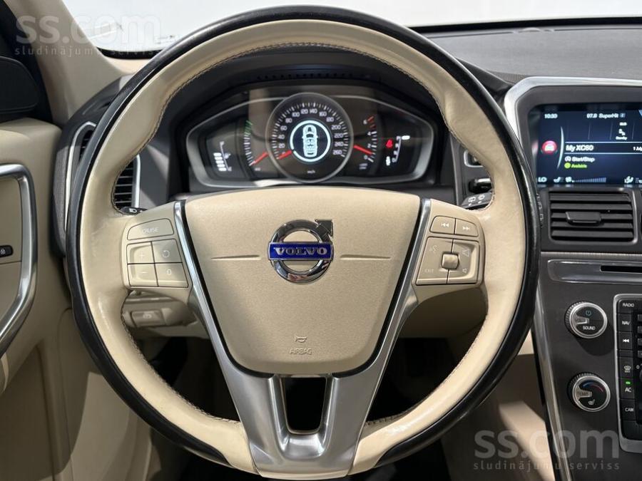 White Volvo XC60 2016 in Ventspils, with an engine capacity of 2.00 L and mileage of 140 thousand km for 14500 €, photo 12 on AUTOMOTO.COM.LV