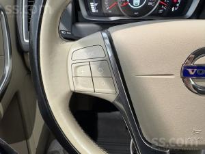 White Volvo XC60 2016 in Ventspils, with an engine capacity of 2.00 L and mileage of 140 thousand km for 14500 €, photo 15 on AUTOMOTO.COM.LV