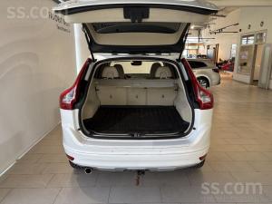 White Volvo XC60 2016 in Ventspils, with an engine capacity of 2.00 L and mileage of 140 thousand km for 14500 €, photo 24 on AUTOMOTO.COM.LV