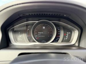 White Volvo XC60 2016 in Riga, with an engine capacity of 2.00 L and mileage of 247 thousand km for 13995 €, photo 14 on AUTOMOTO.COM.LV