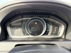 White Volvo XC60 2016 in Riga, with an engine capacity of 2.00 L and mileage of 247 thousand km for 13995 €, photo 15 on AUTOMOTO.COM.LV